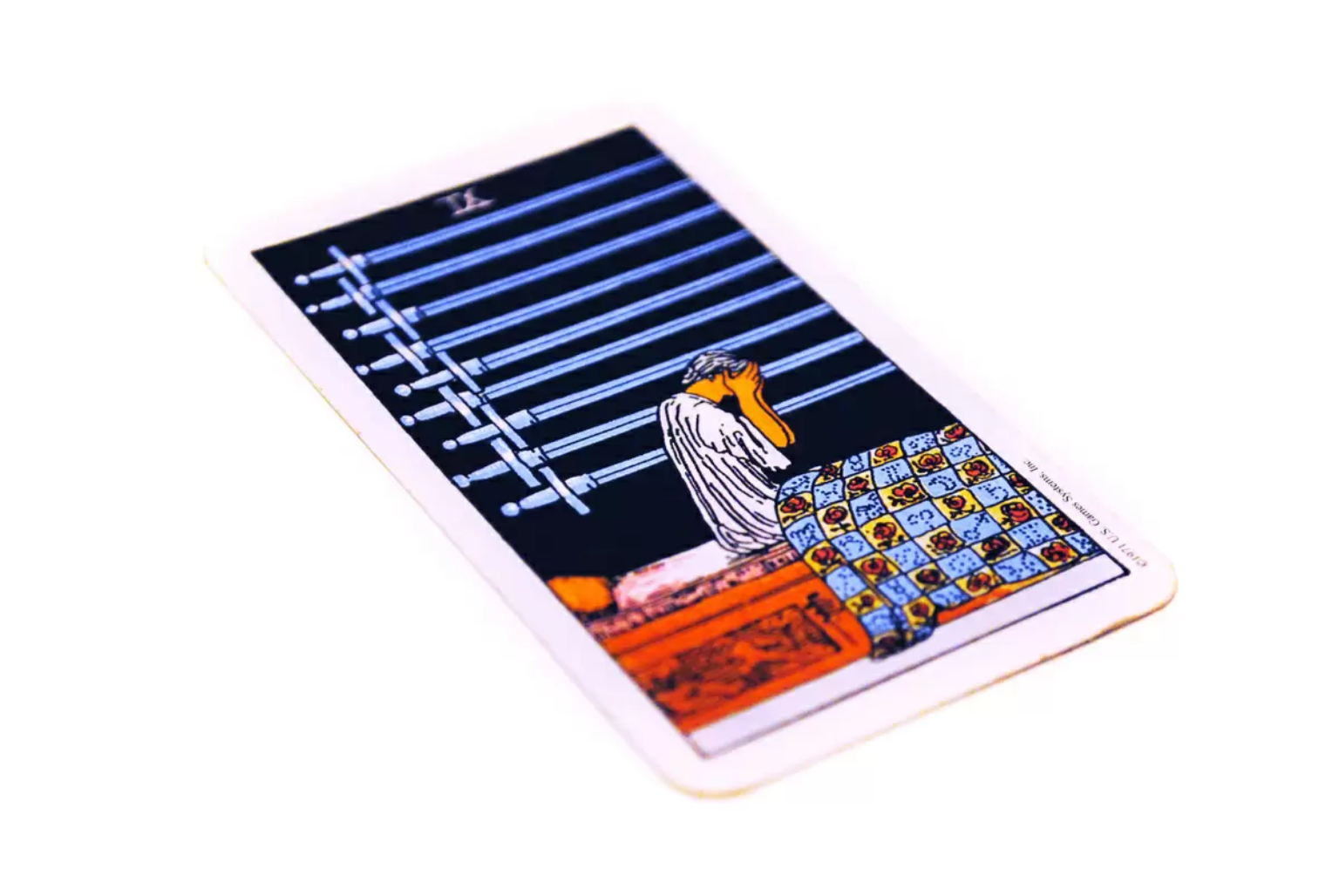 9 de Espadas no Tarot: significado da carta no amor, trabalho e mais ...